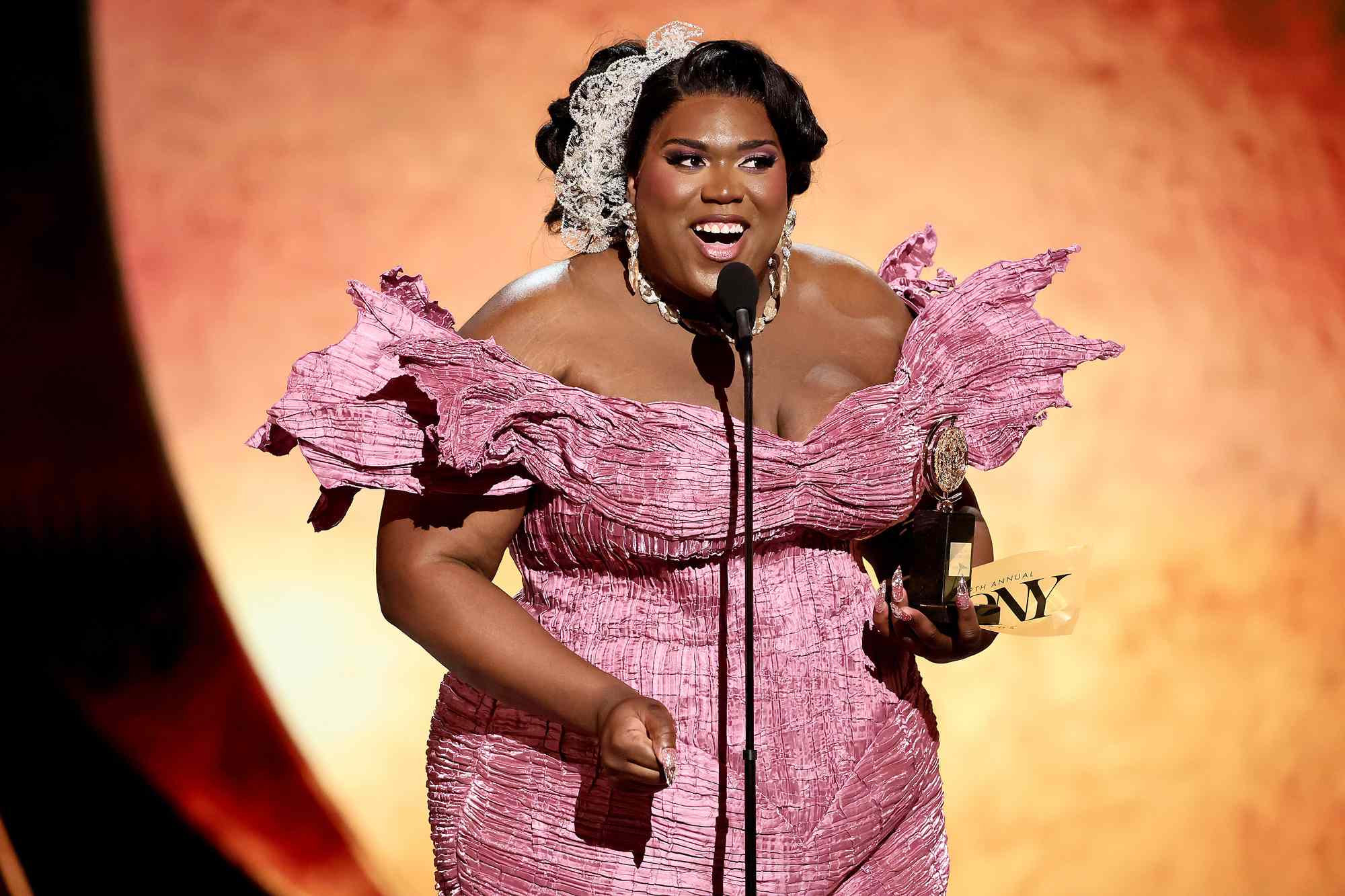 “Cats” Costume Designer Qween Jean Makes History at 2026 Tony Awards as ...