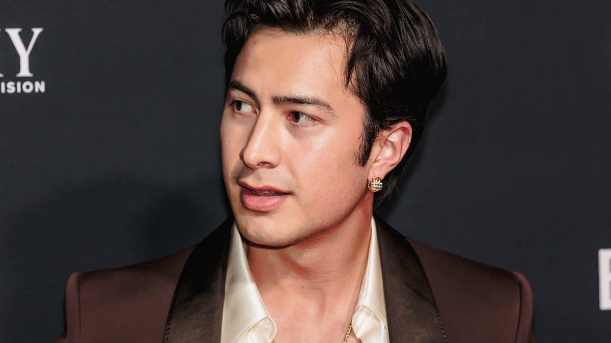 Hudson Williams faces backlash over controversial photo with disturbing ...