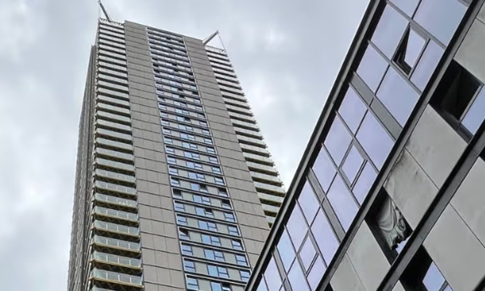 Family of three who plunged 400ft to their deaths from London tower ...