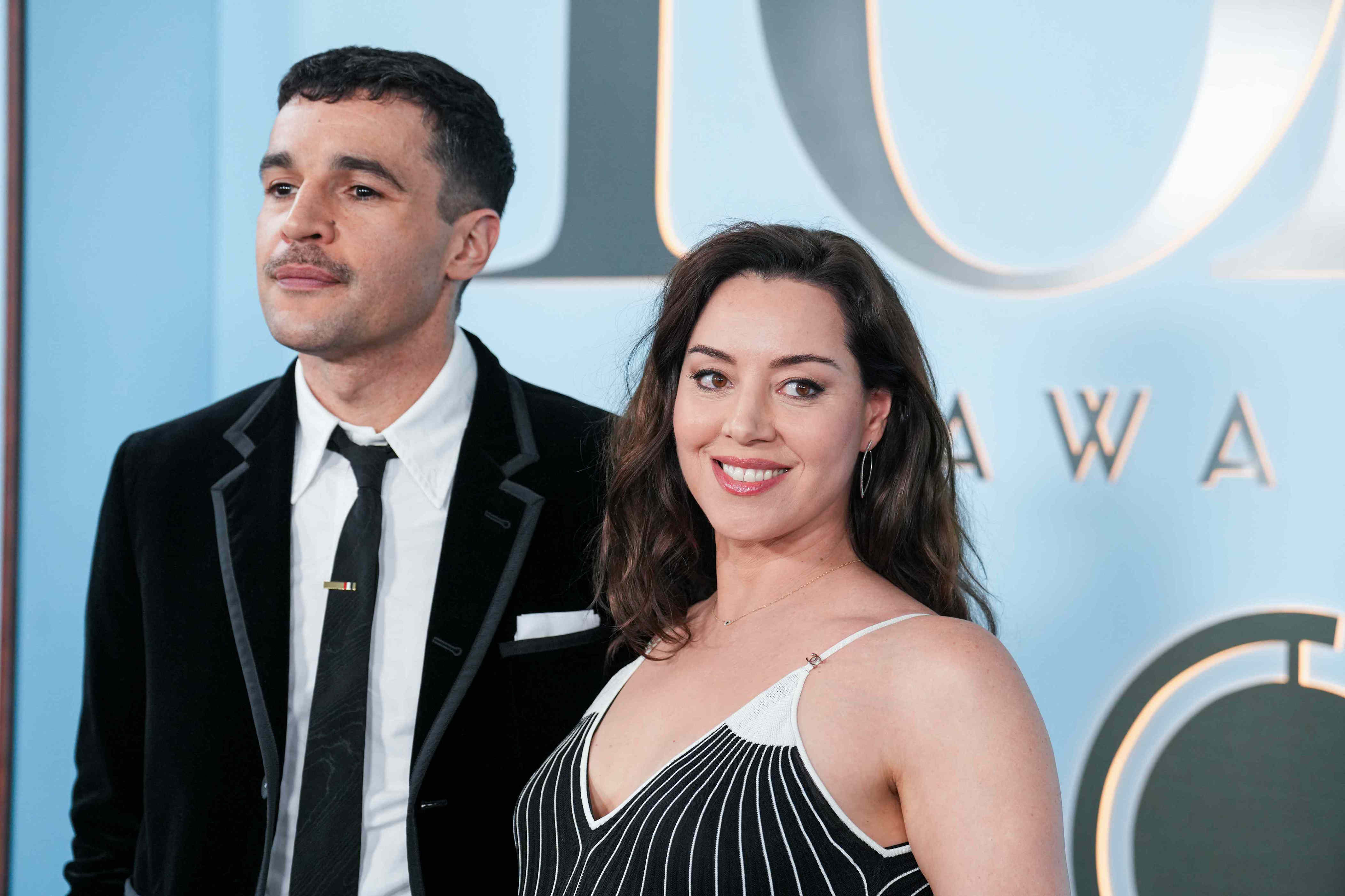 Pregnant Aubrey Plaza shows off growing baby bump with boyfriend Chris ...