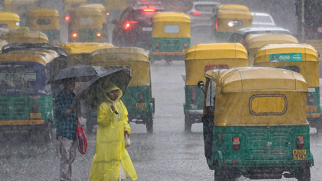 IMD issues red alert for Bengaluru, very heavy rains likely from Tuesday