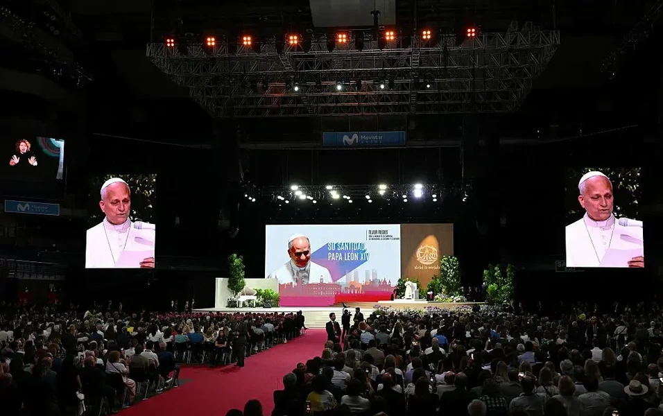 Pope Leo XIV urges cultural leaders to safeguard human dignity