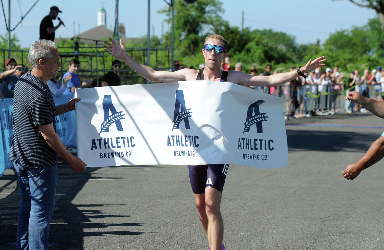 Fairfield Road Races draw thousands of runners to Jennings Beach