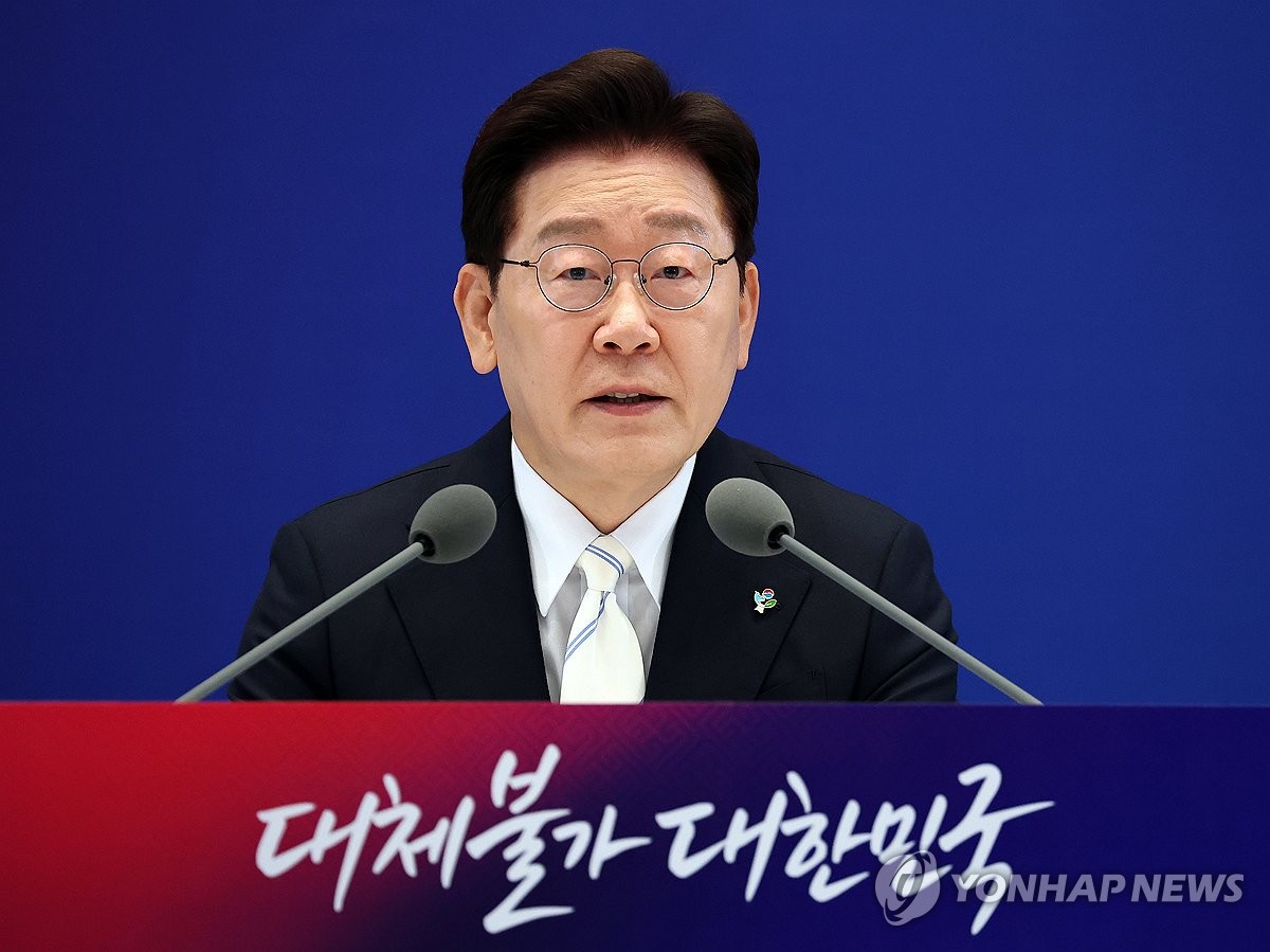 李대통령 "日총리에 군수지원협정 받아들이기 어렵다 얘기"