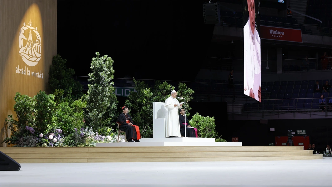 Pope Leo XIV urges cultural leaders to safeguard human dignity