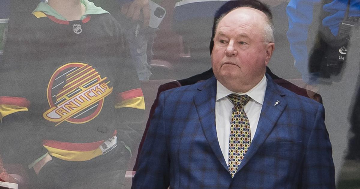 Bruce Boudreau paints bleak picture of backstabbing culture in Vancouver
