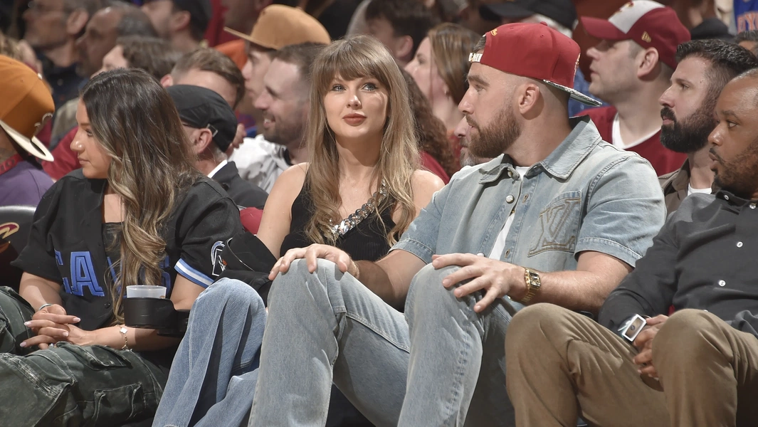 Taylor Swift's Cavs playoff seat auction hits $2,100