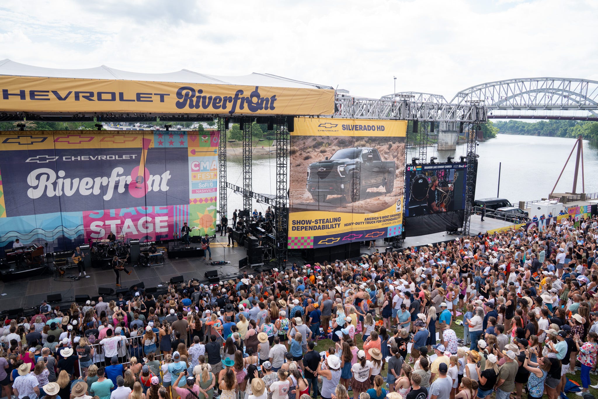 Brandon Lake's Cowboy Church draws massive CMA Fest crowd