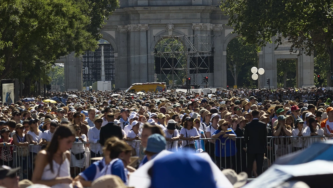 Pope urges Spain to keep faith alive amid secular shift