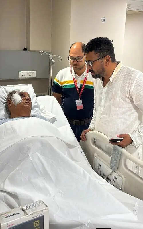 CM rings up ailing Left neta at hosp