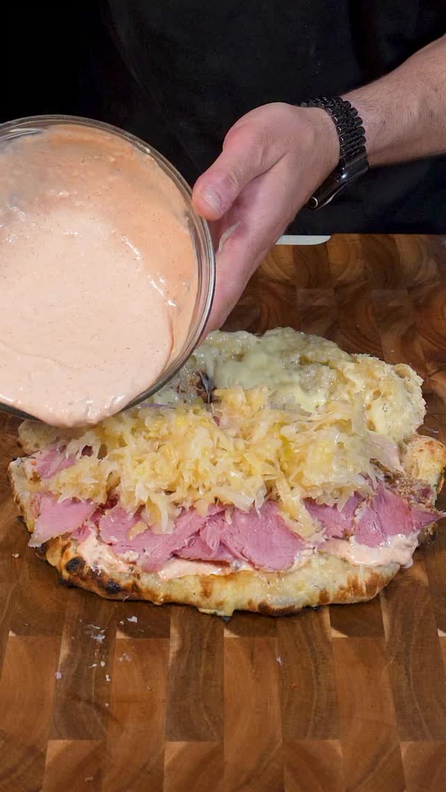Reuben pizza sandwich