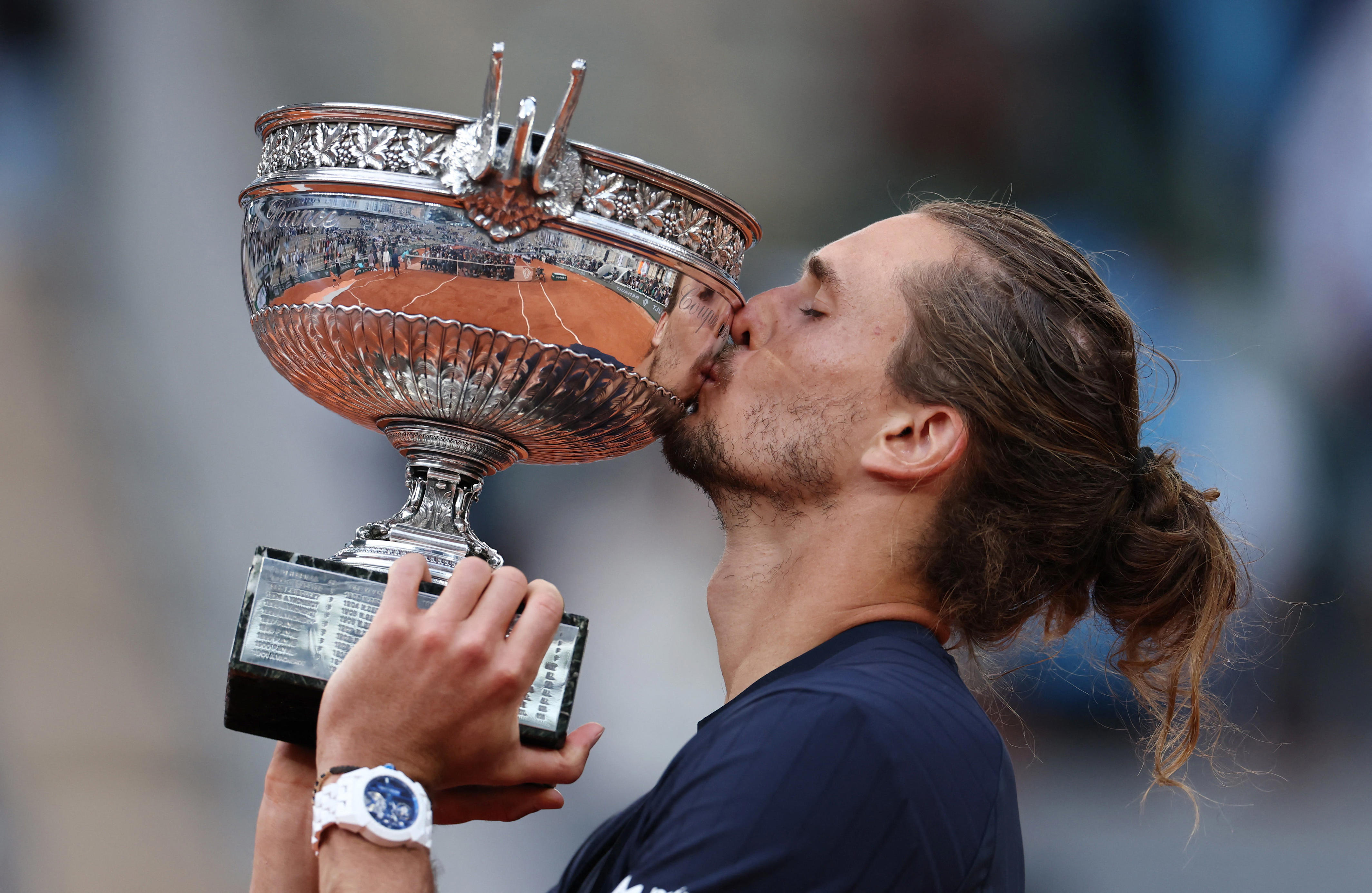 2026 French Open: Alexander Zverev defeats Flavio Cobolli in five sets