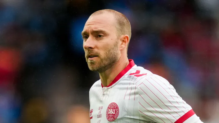 Christian Eriksen collapses: Denmark vs. Ukraine abandoned, former ...