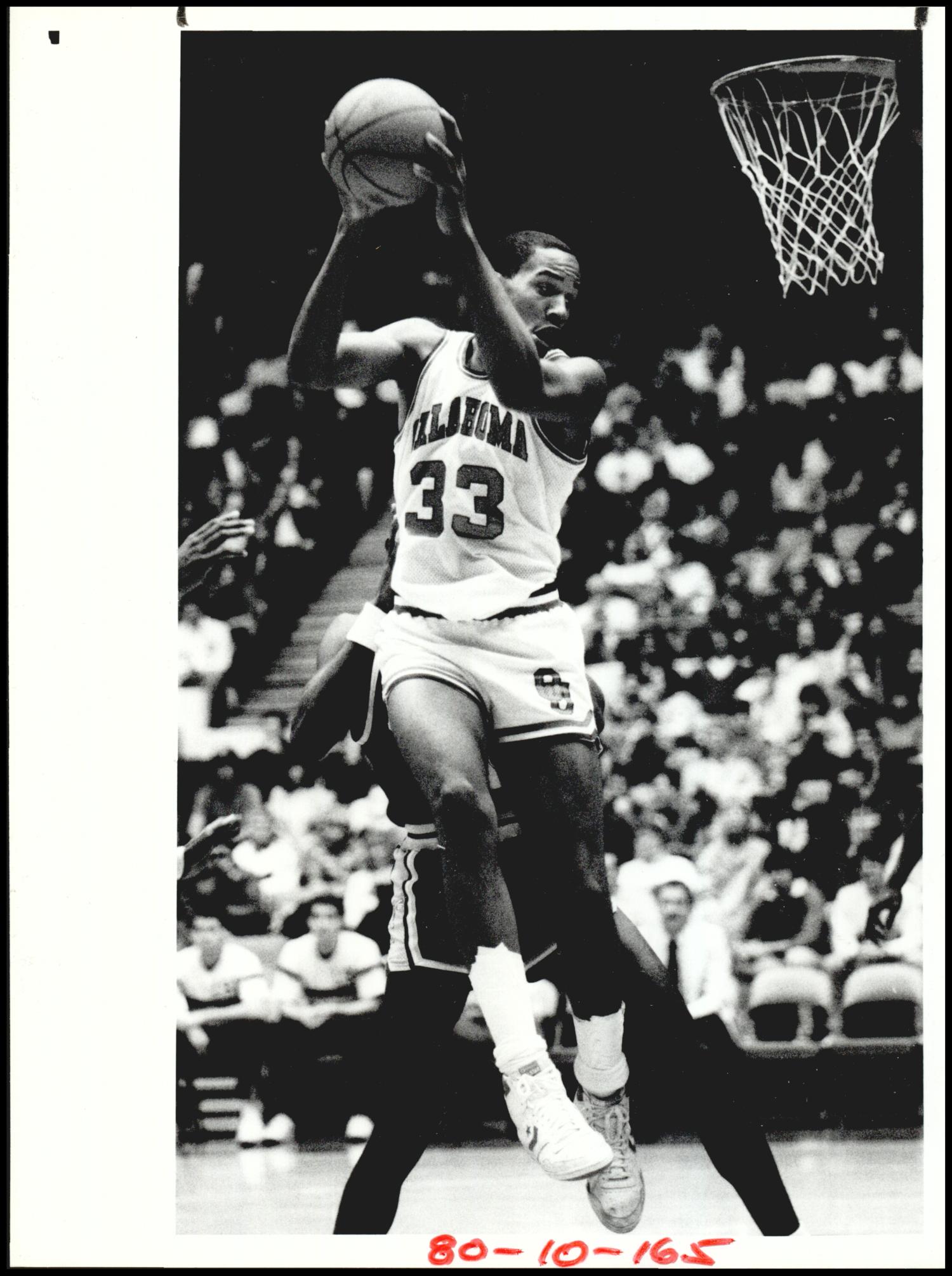 Basketball world pays tribute to Oklahoma legend Stacey King