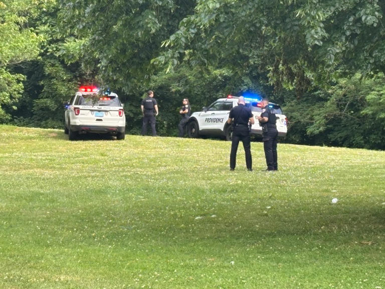 Police searching for suspect after chase at Roger Williams Park