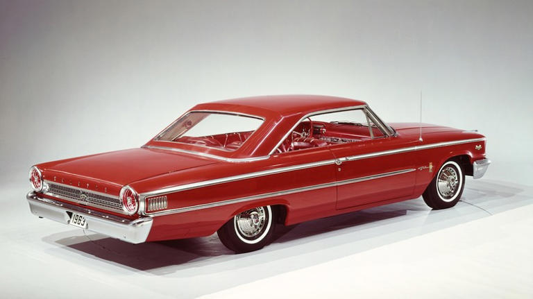 Ford snuck a 427 big block into a '60s daily driver street car
