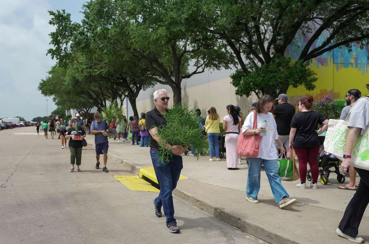 Houston's World Cup will arrive during peak heat. Here's what visitors ...