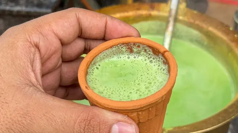 'Yeh dharti phat kyun nahin jaati?' A Lucknow chacha put matcha in a ...