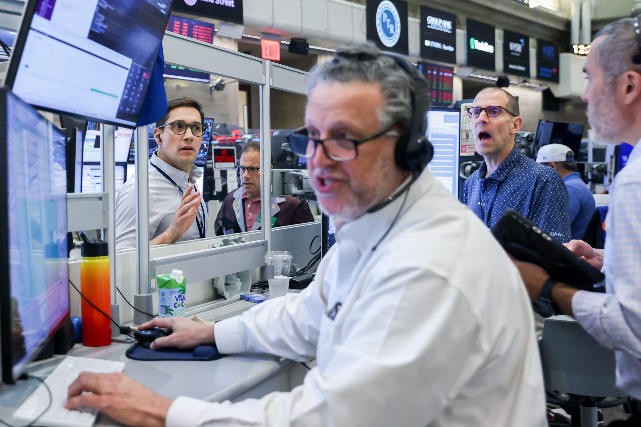 Trump stunned as stocks fall on great jobs report. Barclays explains ...