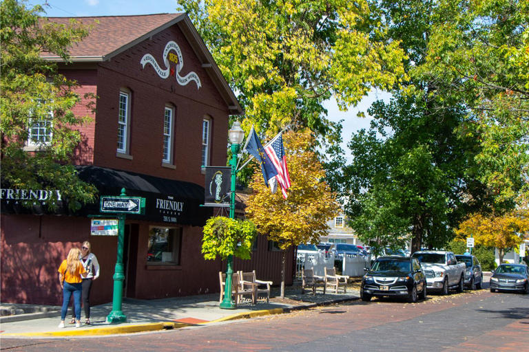 I just moved to the Midwest—and this charming small town made me fall ...