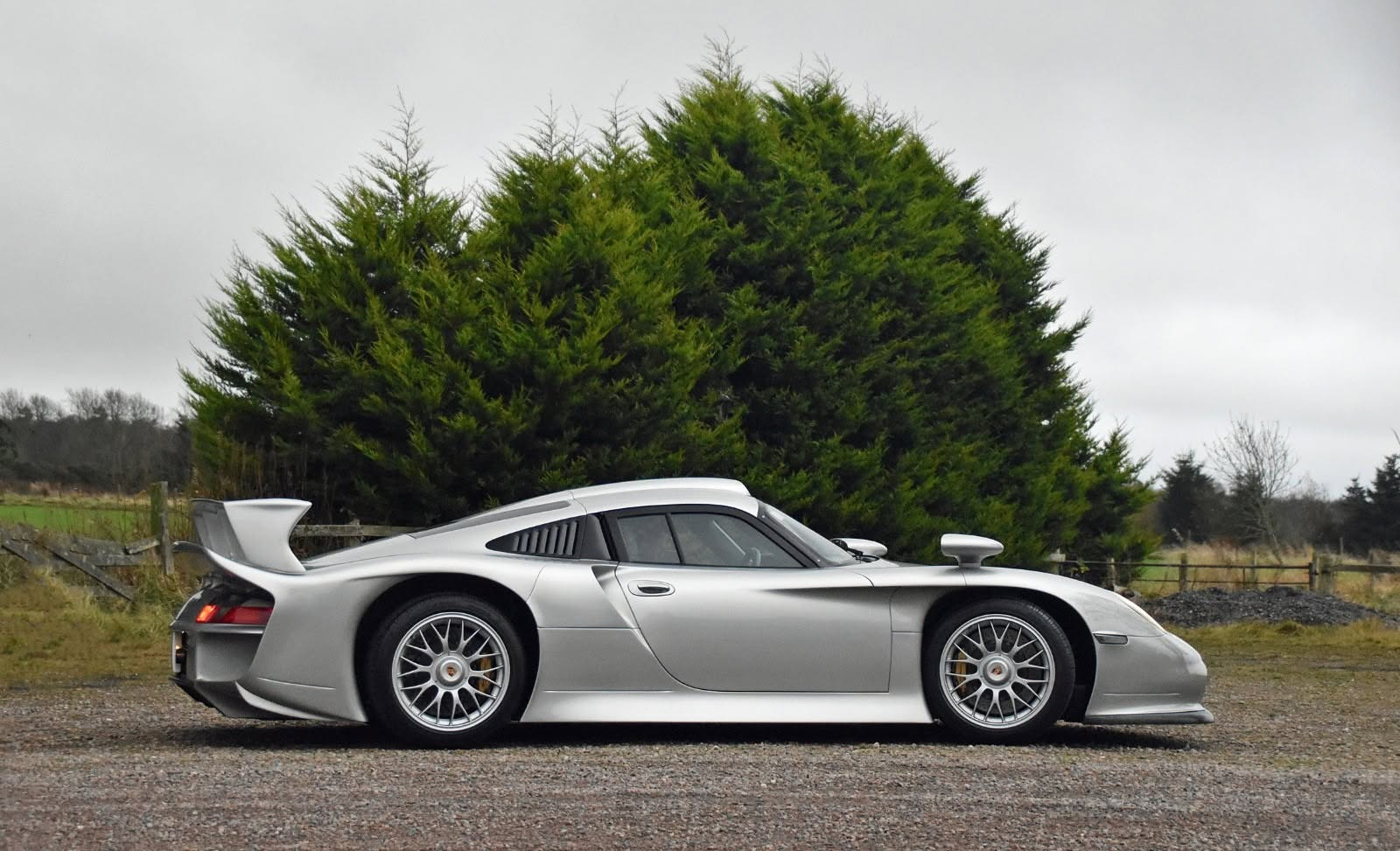 Top Gear ranks the 33 most iconic high-end cars from the 90s