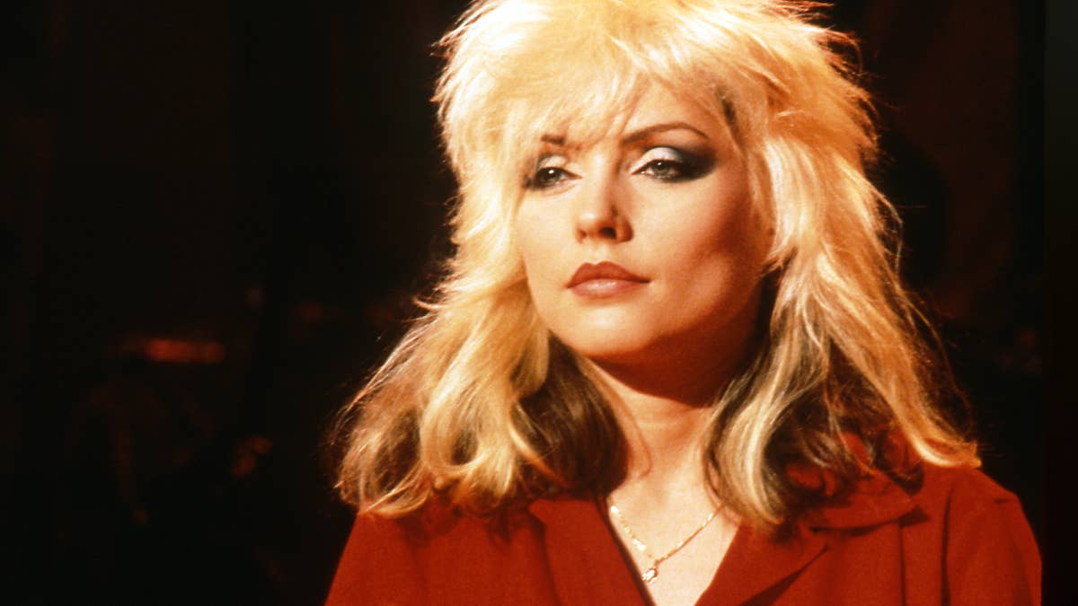 Blondie icon Debbie Harry, 80, rocks gray hair as she preps to play ...