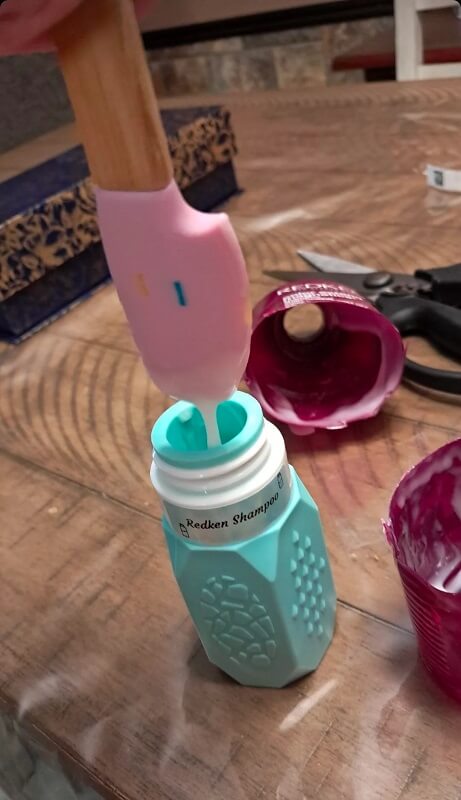 Cut-open shampoo bottle sparks debate over the last 10% left behind