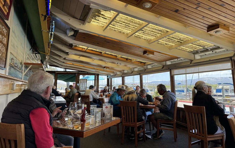 I tried a 40-year-old restaurant next to a scenic walk. What I got on a ...