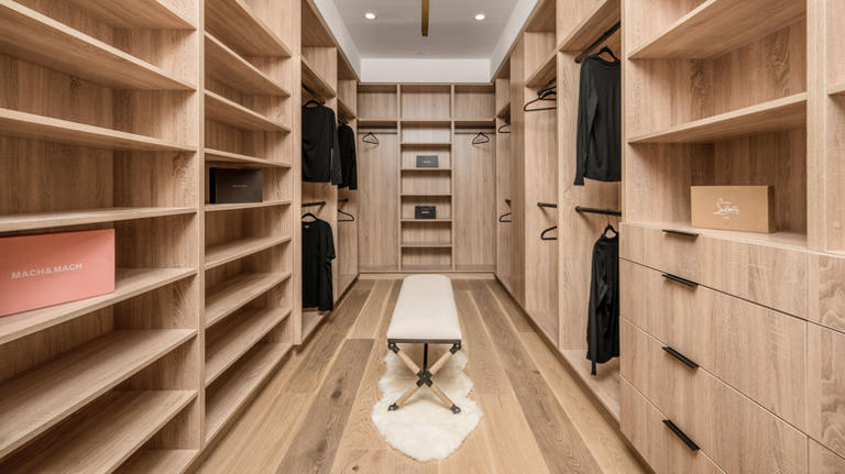 The amount of space you need to comfortably fit a walk-in closet