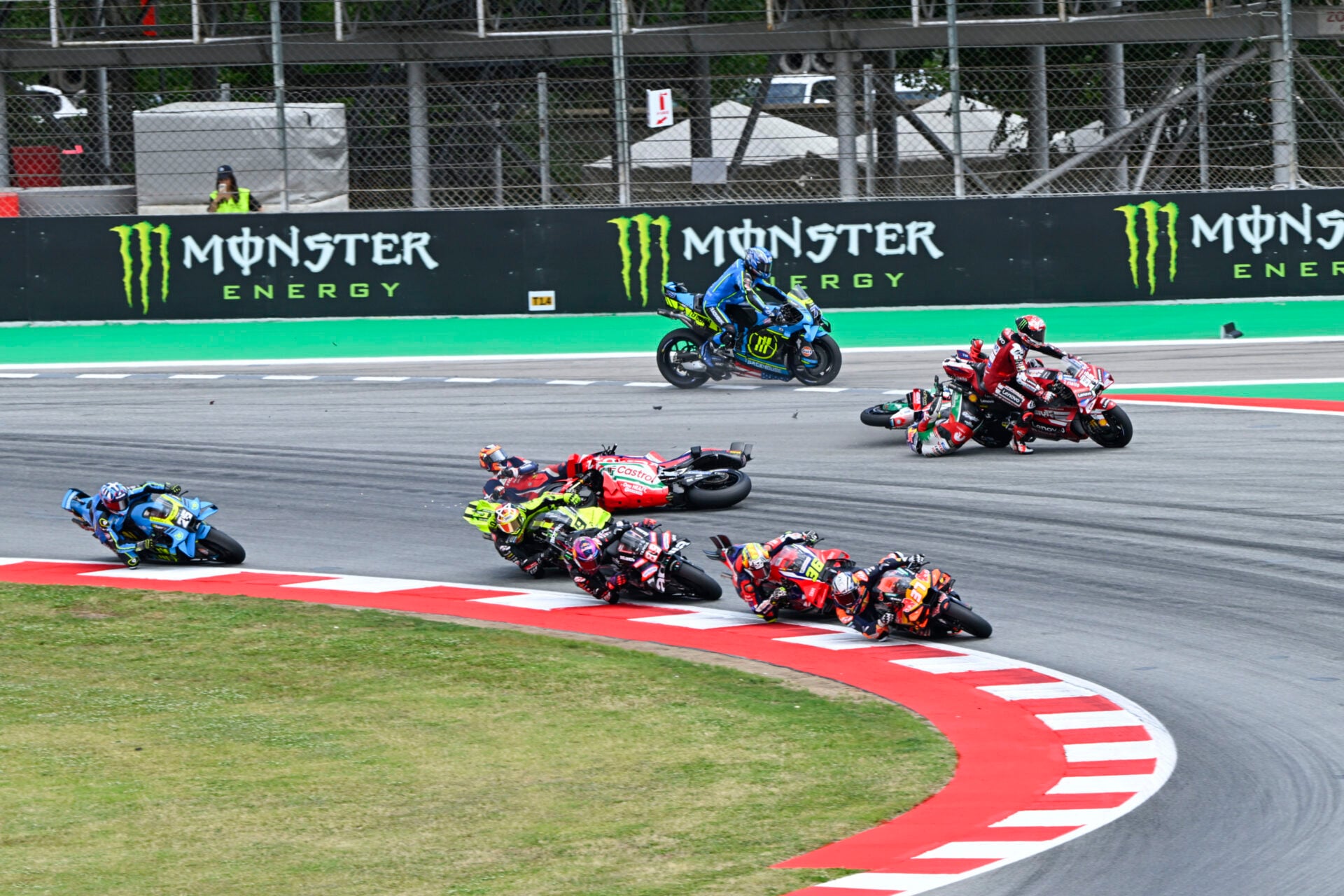 MotoGP teams agree to ban ride-height devices at race starts after ...