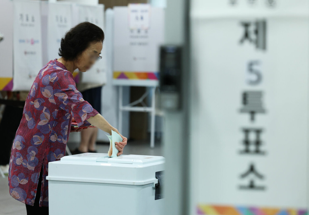 Voter turnout reaches 48.9 percent nationwide by 2 p.m., up 8.2 ...