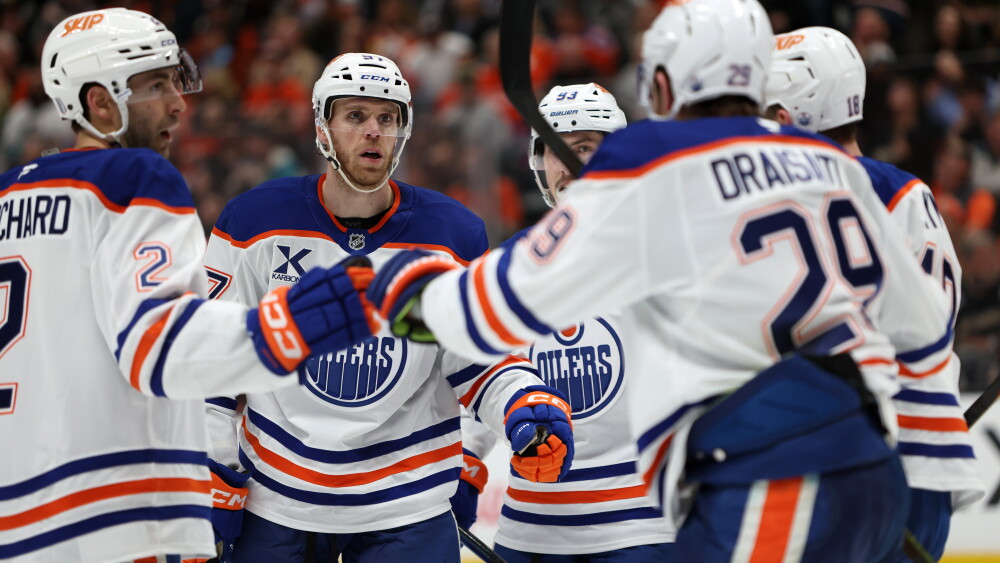 Connor McDavid ties Wayne Gretzky with his fifth Ted Lindsay Award honor
