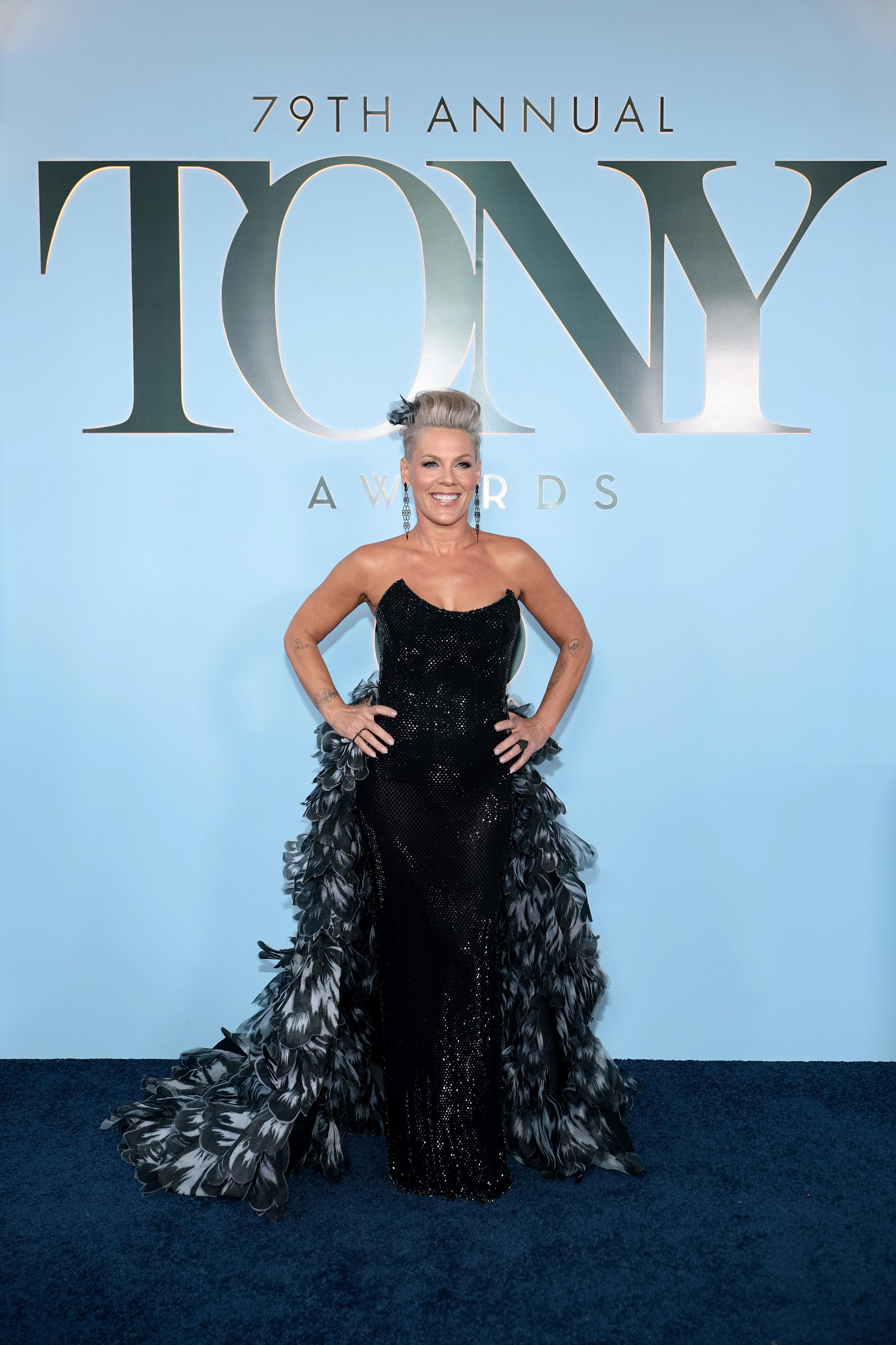 Tony Awards red carpet shines with stars of stage and screen