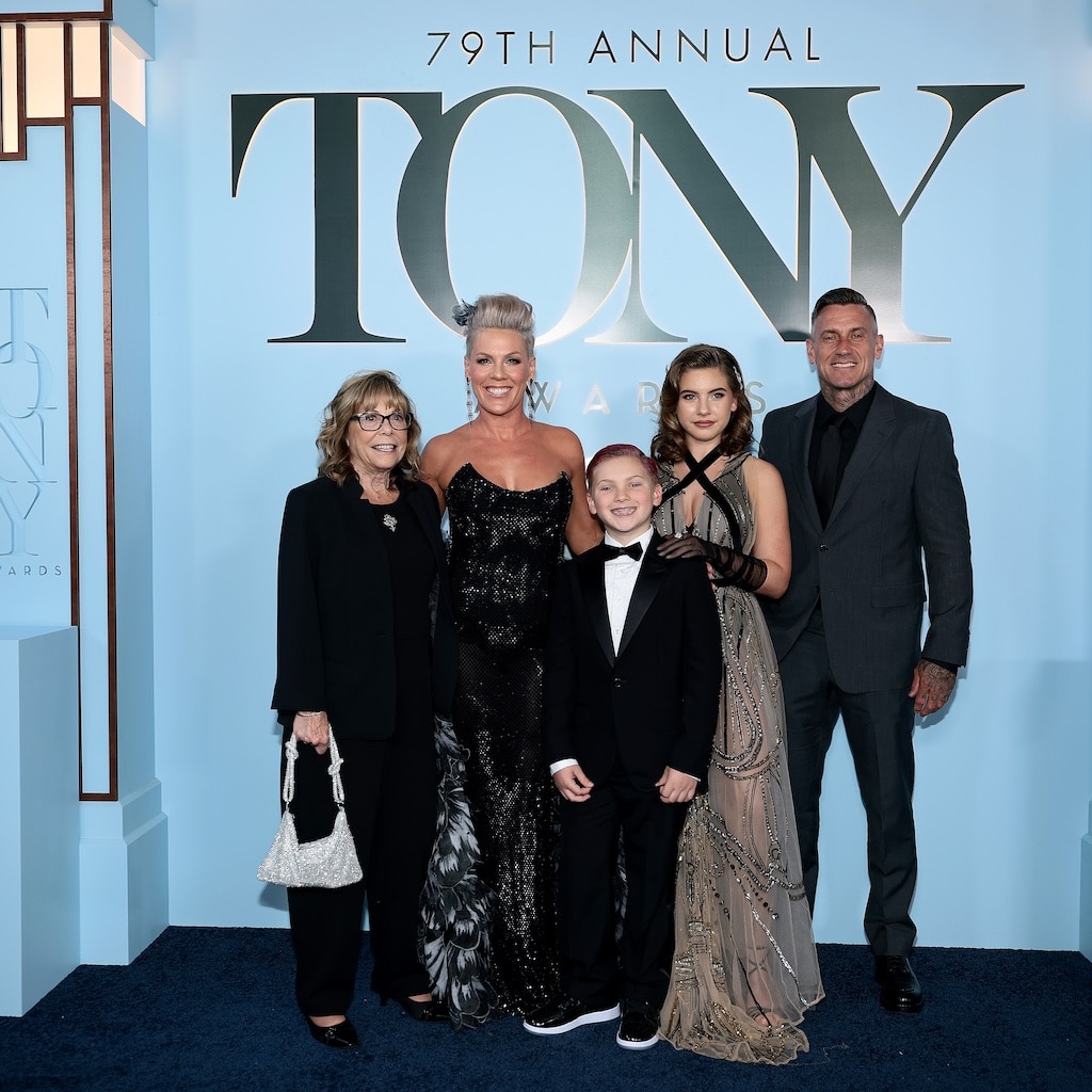 Tony Awards 2026: See every celebrity red carpet look