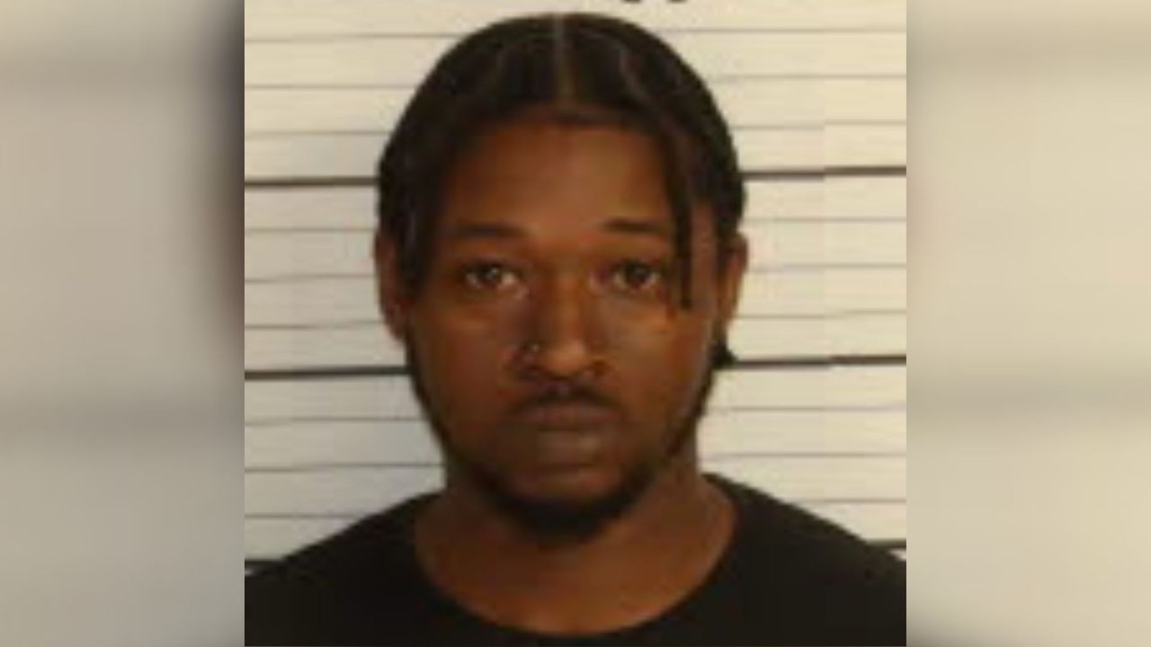 DoorDash driver charged in downtown Memphis art theft