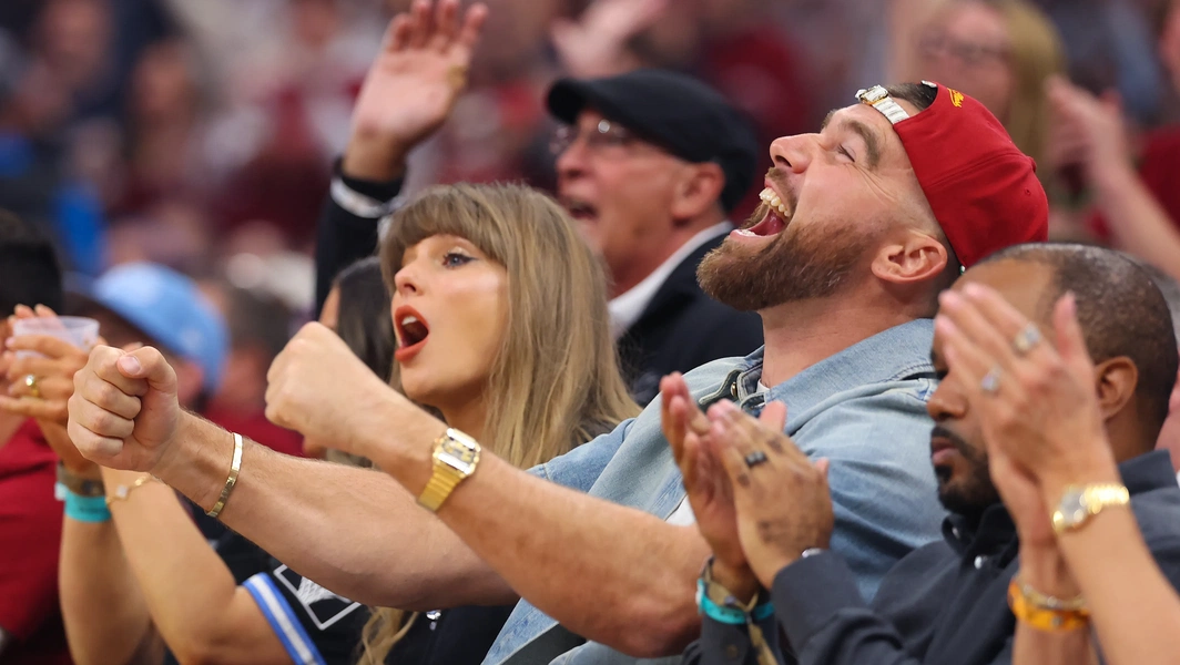 Taylor Swift's Cavs playoff seat auction hits $2,100