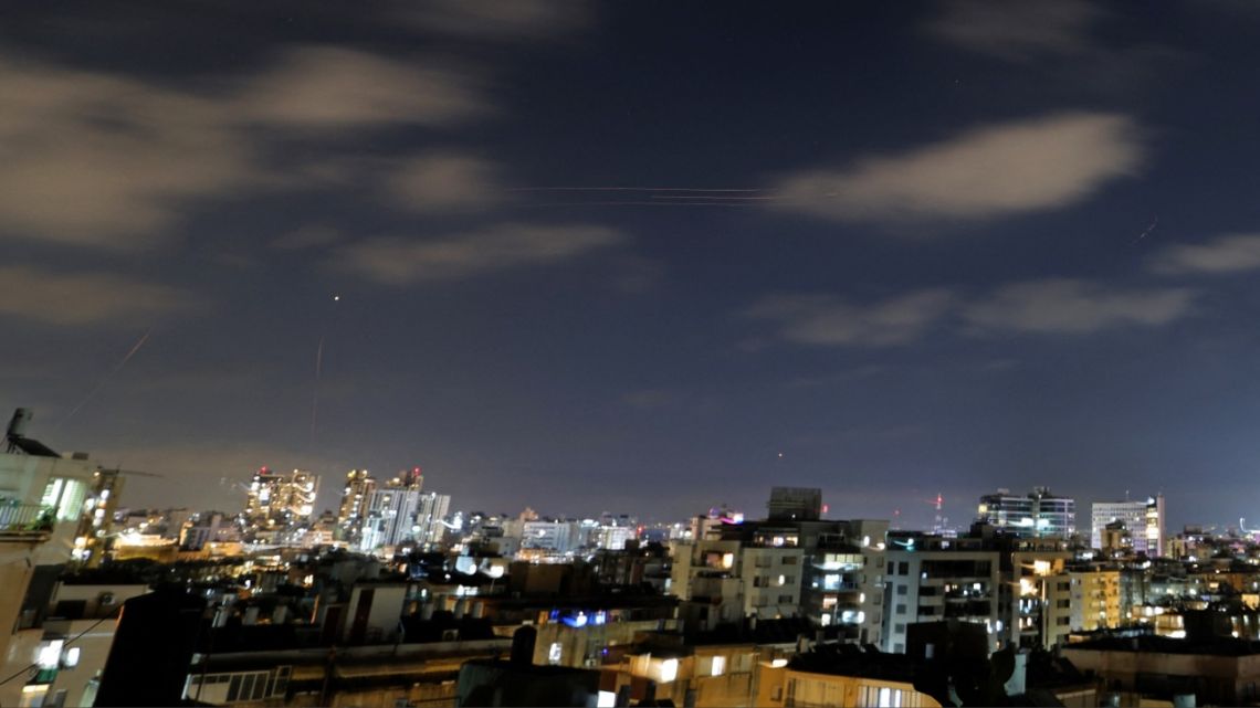 Irán responde al bombardeo israelí en Beirut con el lanzamiento de ...