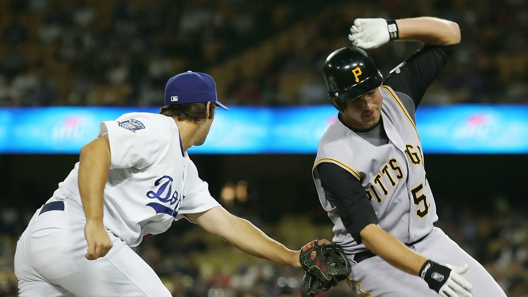 Pirates fans back salary cap only with spending floor