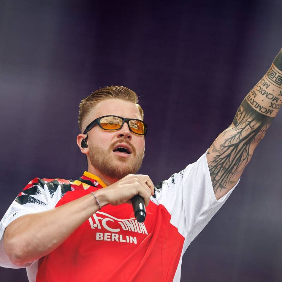 Finch provoziert mit Kanzler-Satire bei Rock am Ring