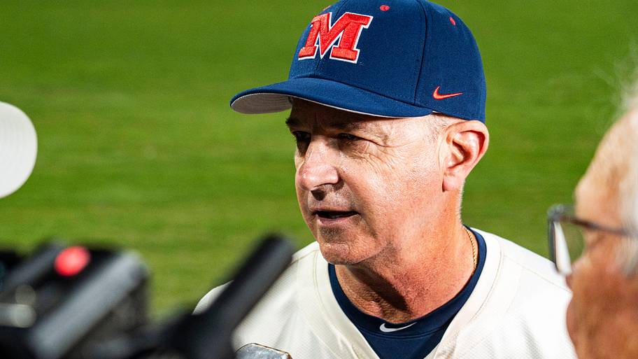 Mike Bianco overcomes criticism, leads Ole Miss baseball back to Omaha