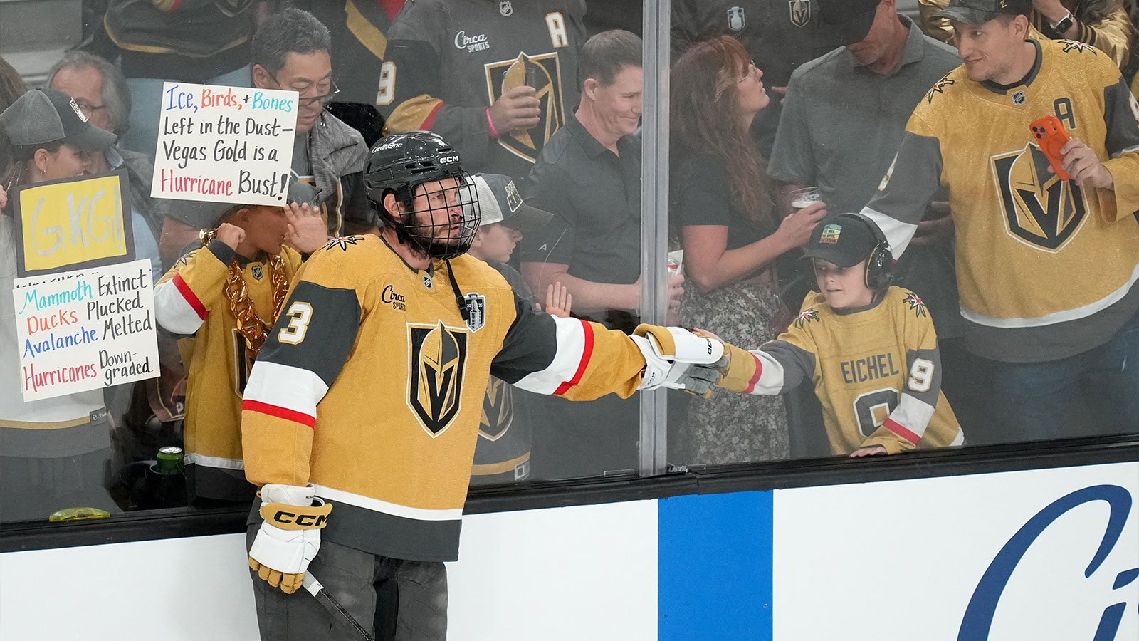 The Golden Knights warrior who played 35:47 in Game 3 after 20-30 ...