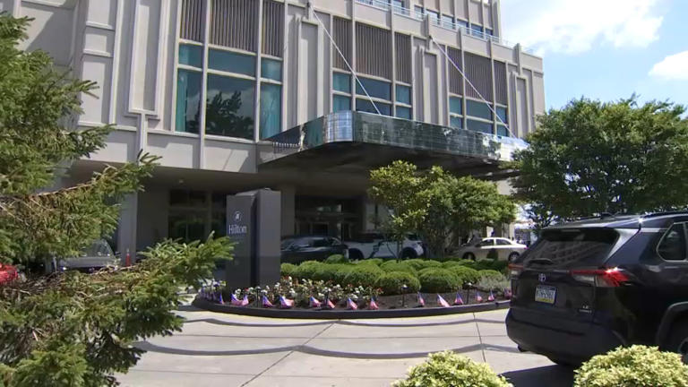 Man hospitalized after shooting inside Philadelphia hotel; woman in custody