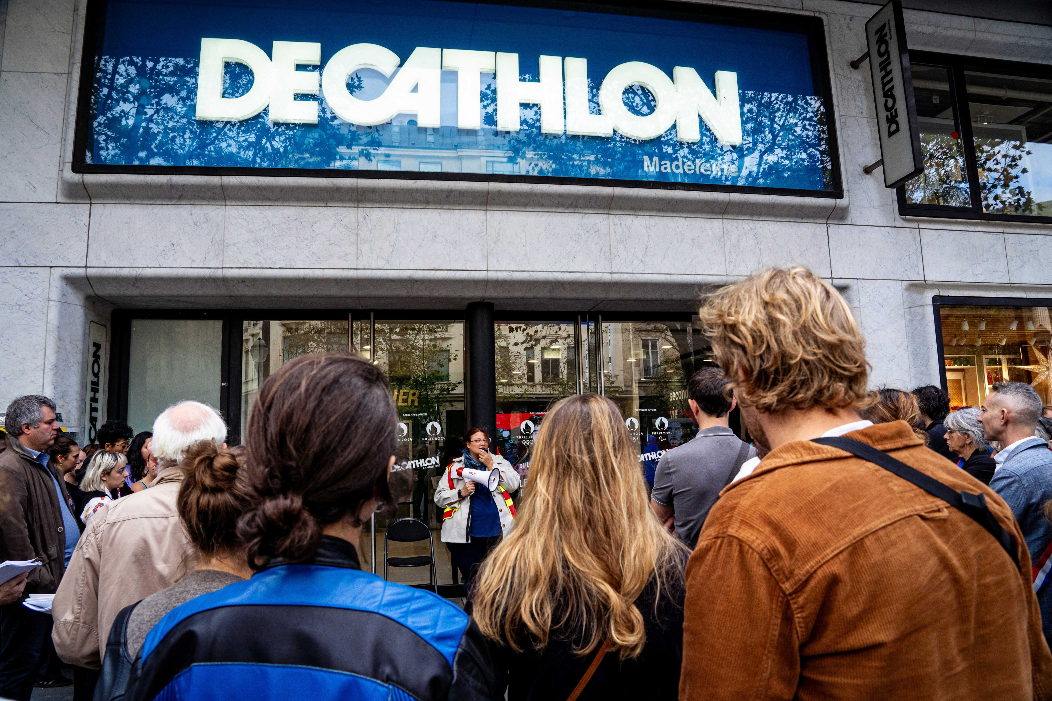Decathlon : plus d'un millier d'employés en grève pour demander une ...