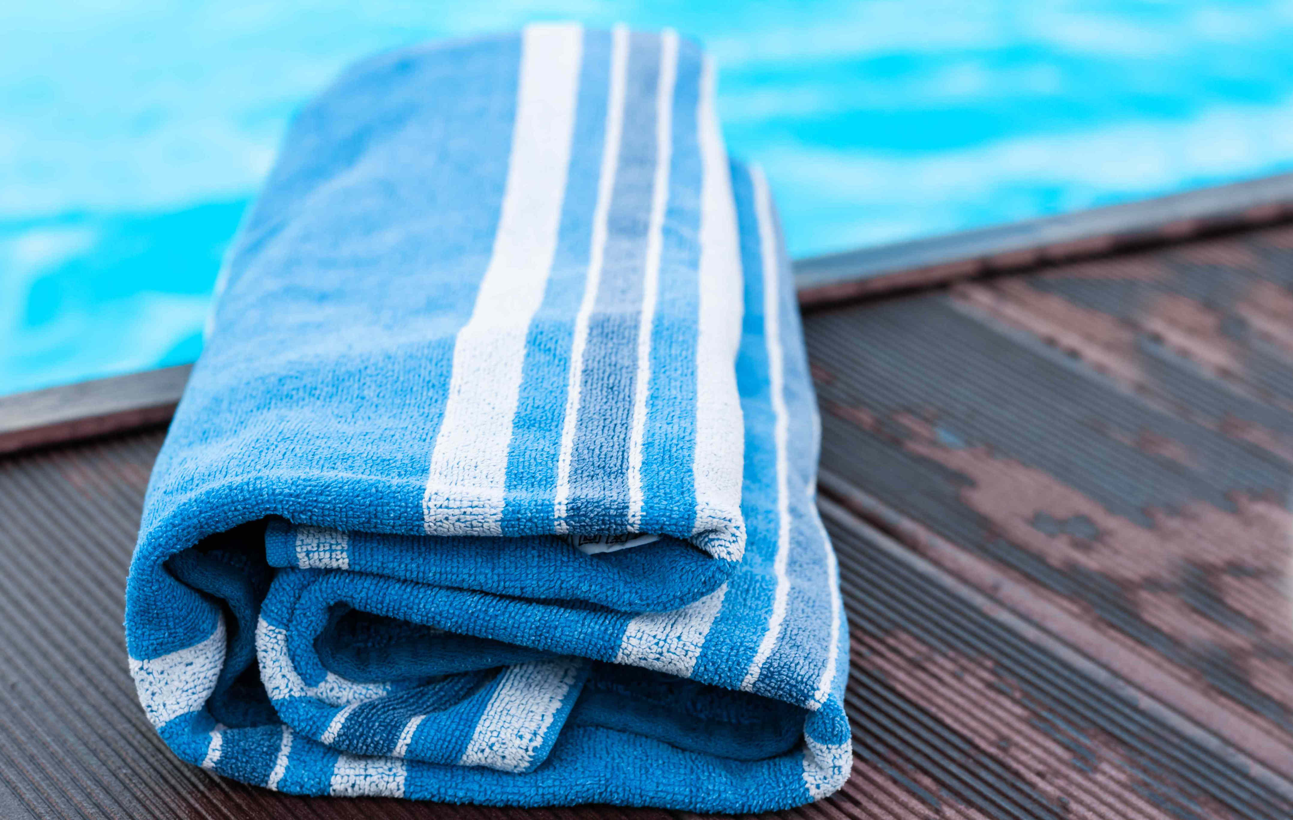 How to get the chlorine smell out of towels for good