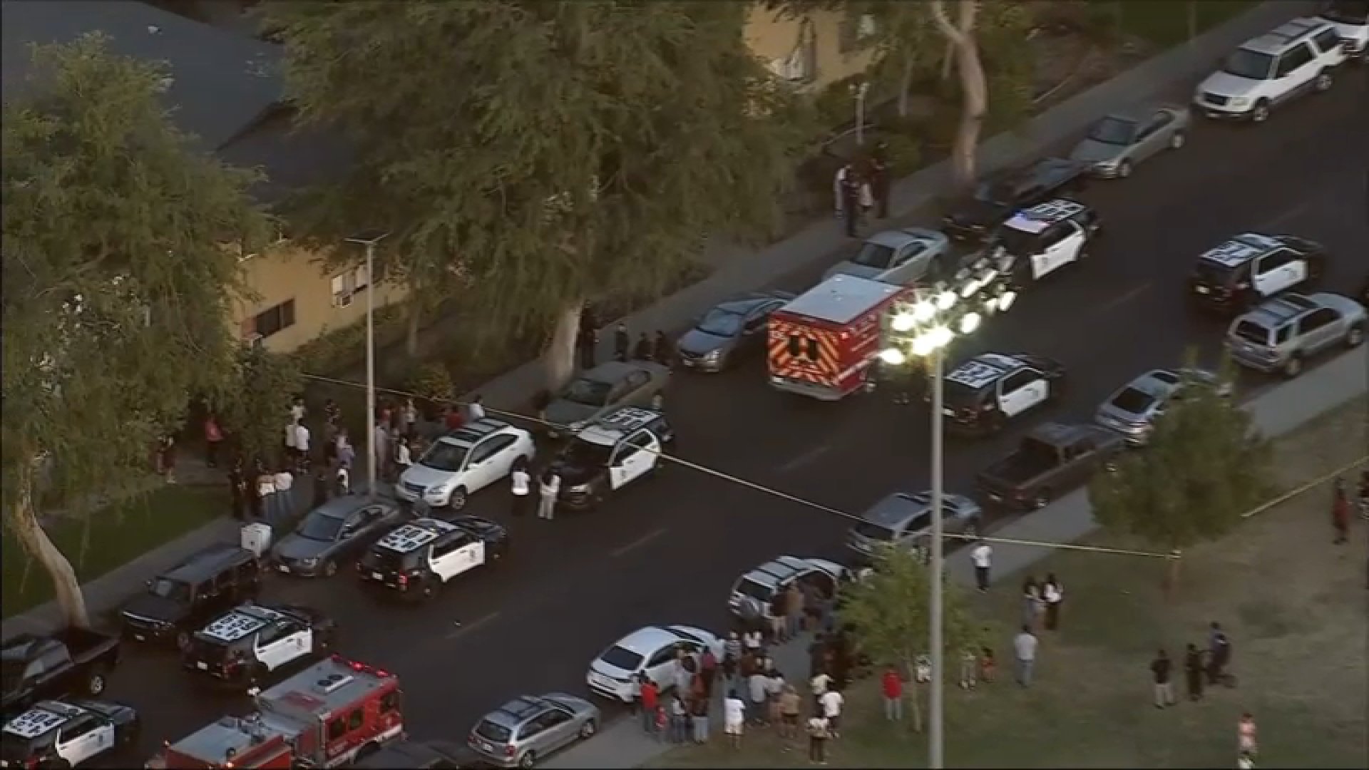 3 people dead after shooting in Canoga Park, officials say