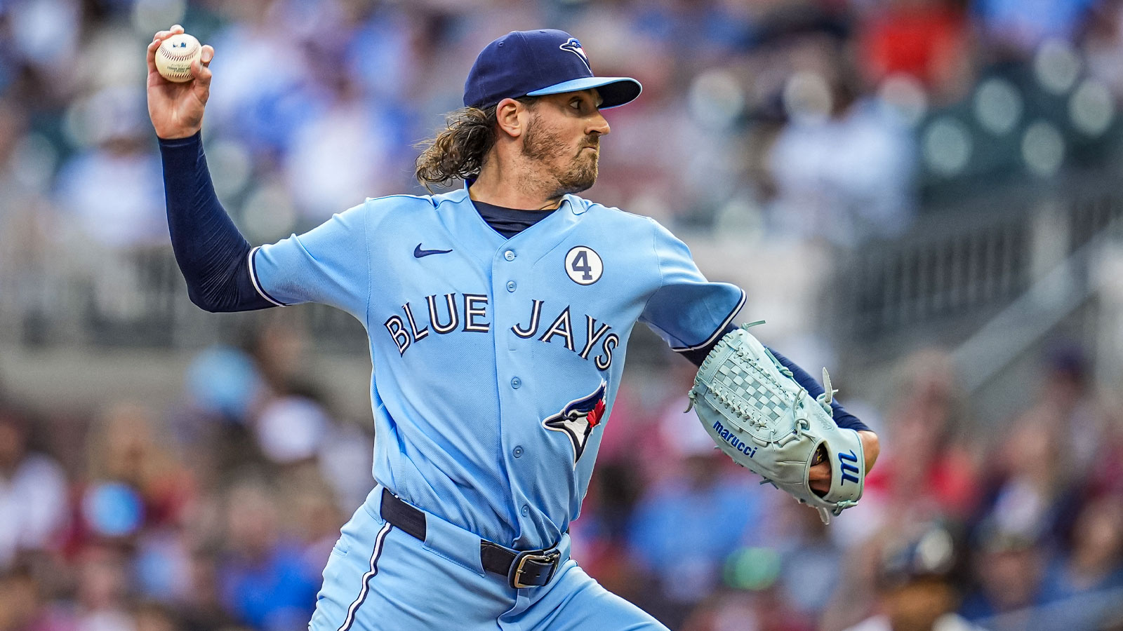 Blue Jays’ Kevin Gausman shotguns beer with Leafs star on stage at Luke ...