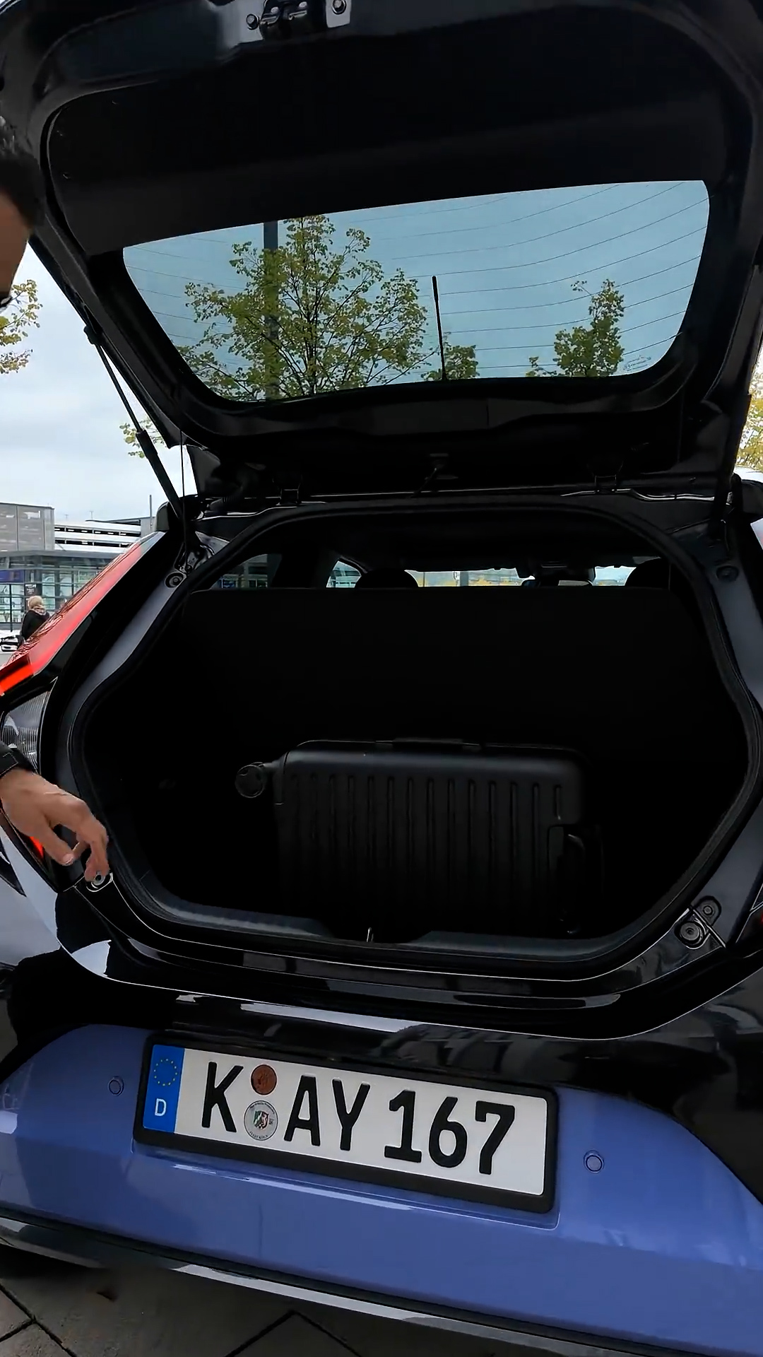 Small car with efficient trunk space