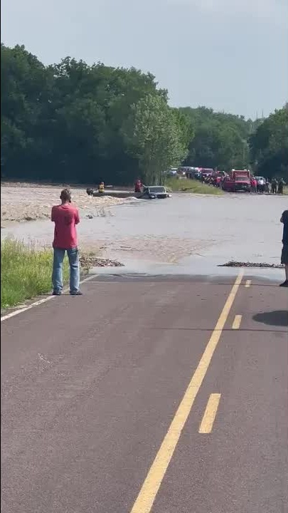Vehicle swept away by floodwaters in Franklin County, Kansas