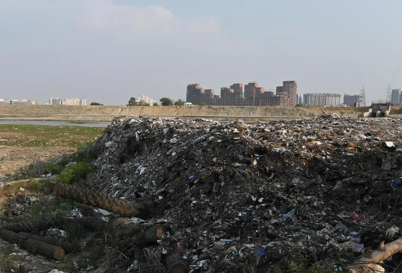 Monsoon may wash waste into Gomti as 2-km stretch along it turns into a ...