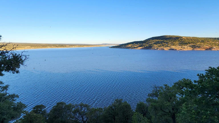 Between Albuquerque and Flagstaff is New Mexico's state park with ...